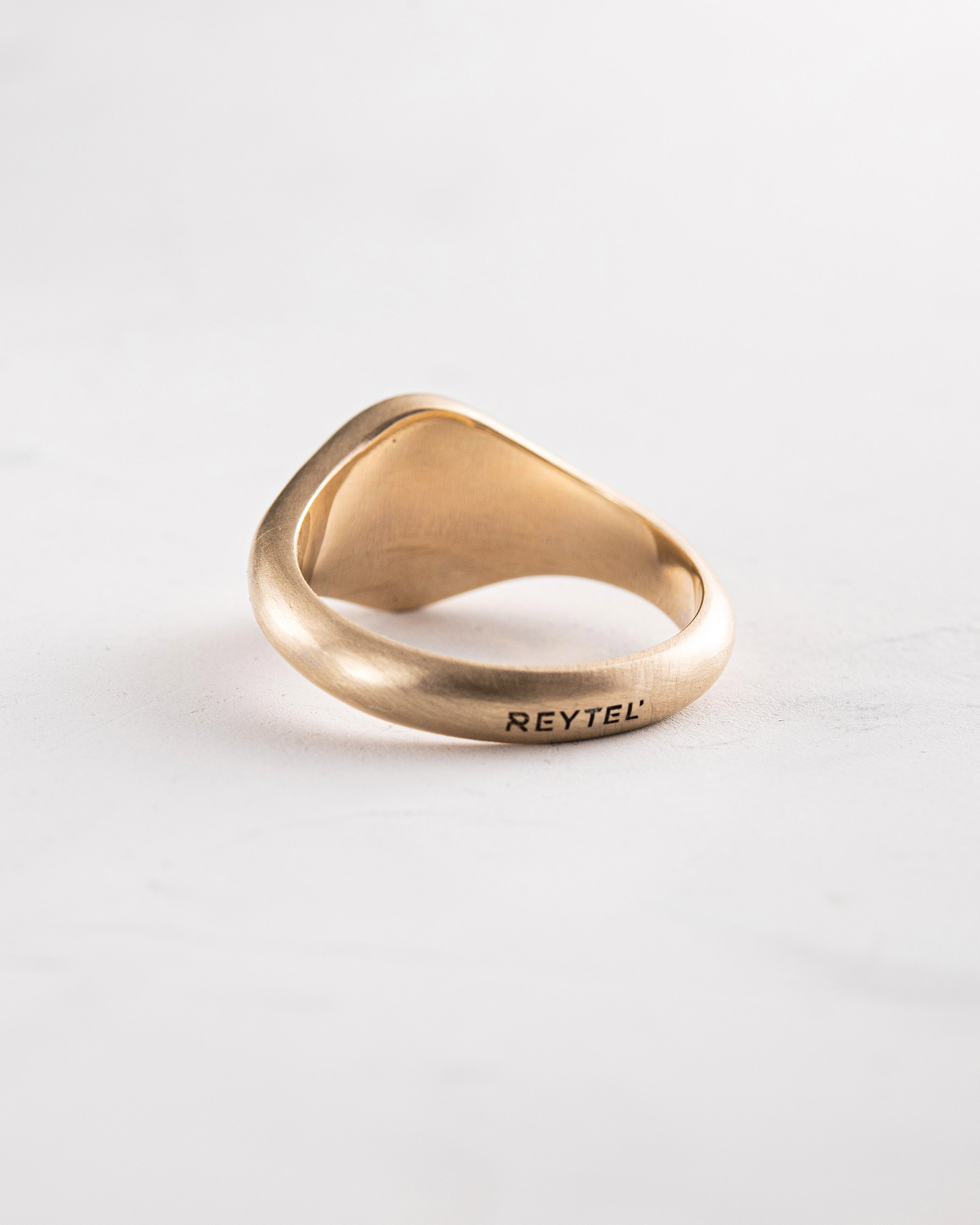 Ring VOID (585er Gelbgold). Preis €3.536. Kaufen in Berlin und ...